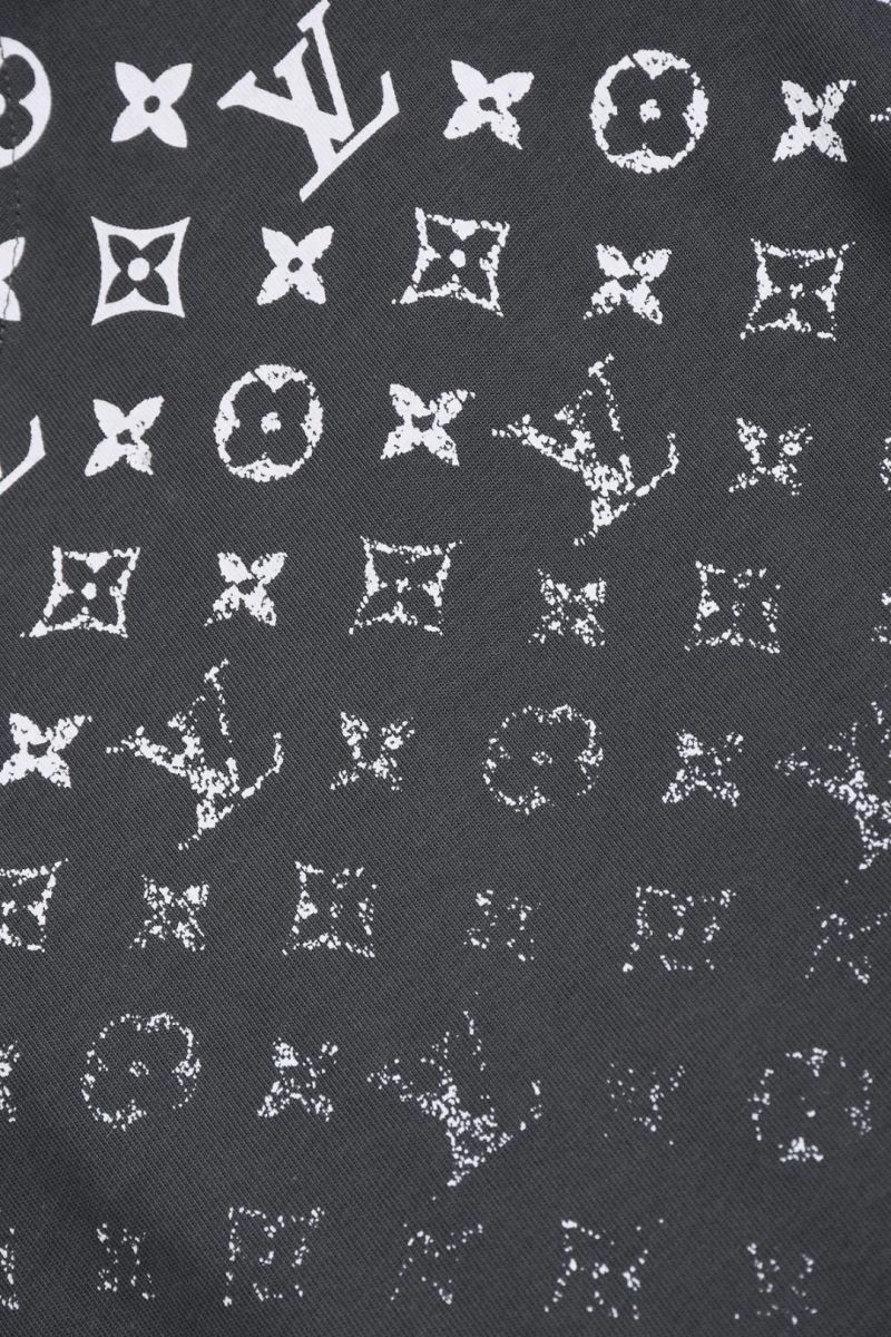 Indistinguishable Louis Vuitton T-Shirts