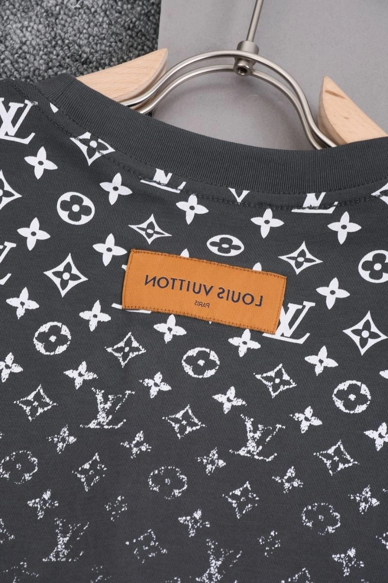 Indistinguishable Louis Vuitton T-Shirts