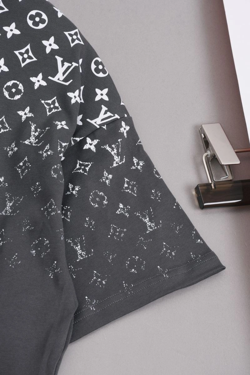 Indistinguishable Louis Vuitton T-Shirts