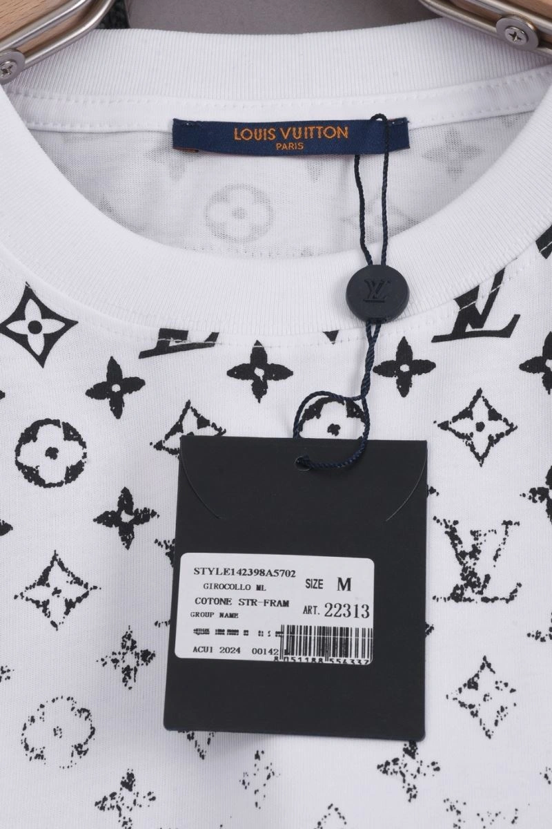Indistinguishable Louis Vuitton T-Shirts