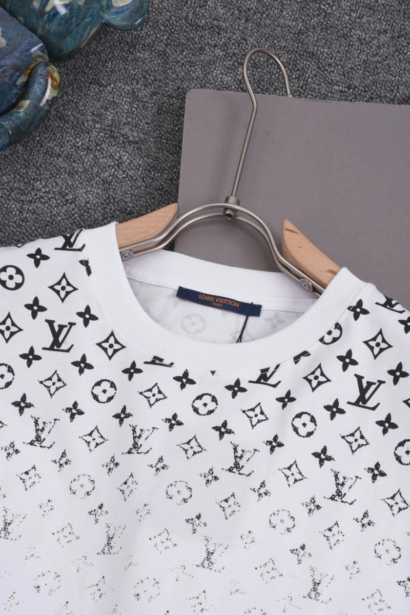Indistinguishable Louis Vuitton T-Shirts