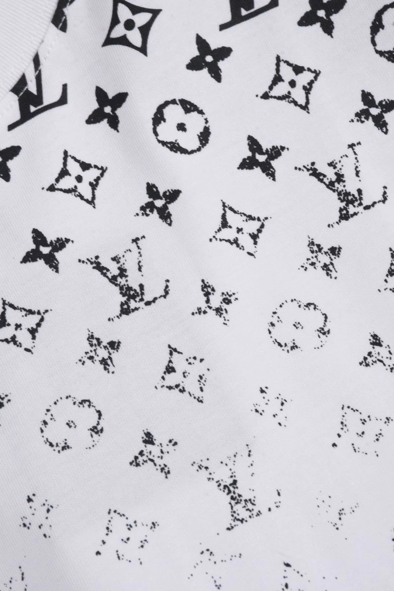 Indistinguishable Louis Vuitton T-Shirts