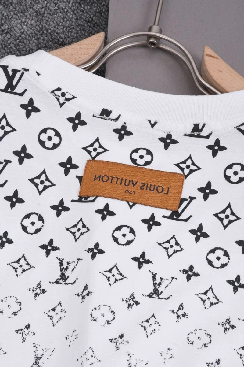 Indistinguishable Louis Vuitton T-Shirts