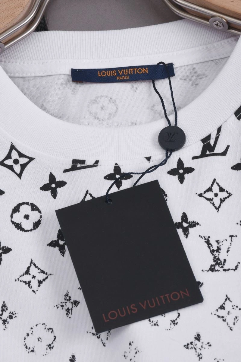 Indistinguishable Louis Vuitton T-Shirts