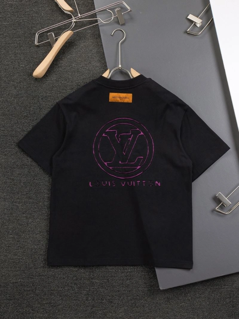 Accurate model Louis Vuitton T-Shirts