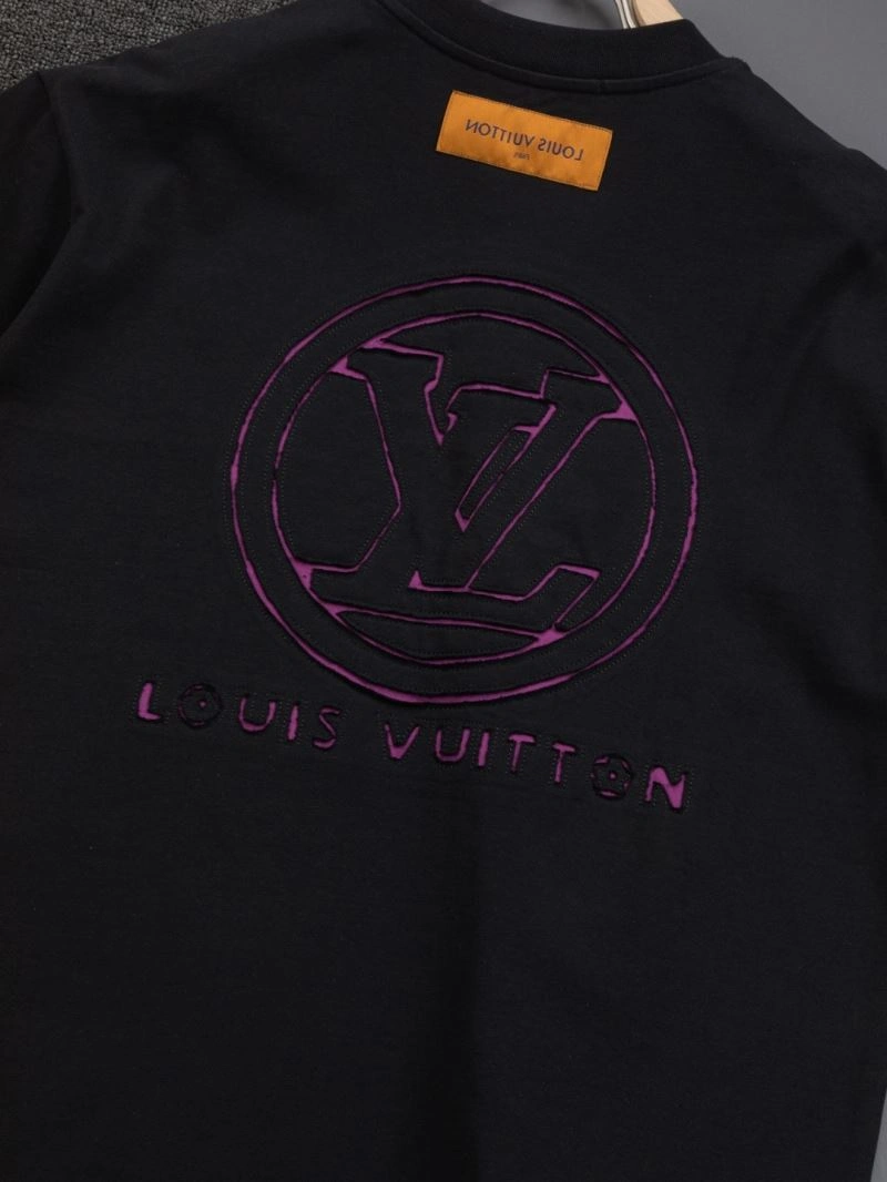 Accurate model Louis Vuitton T-Shirts