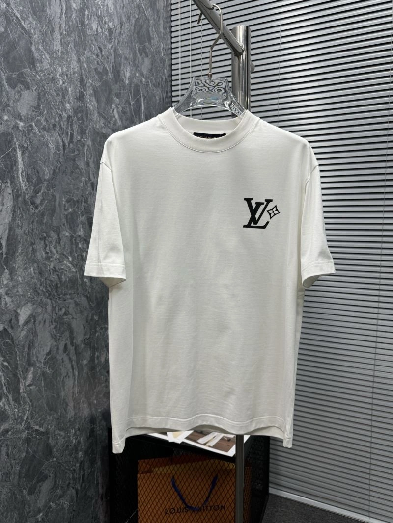 Accurate model Louis Vuitton T-Shirts
