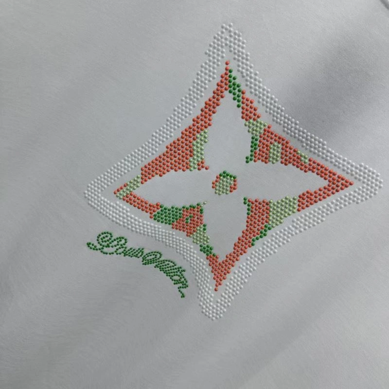 Accurate model Louis Vuitton T-Shirts
