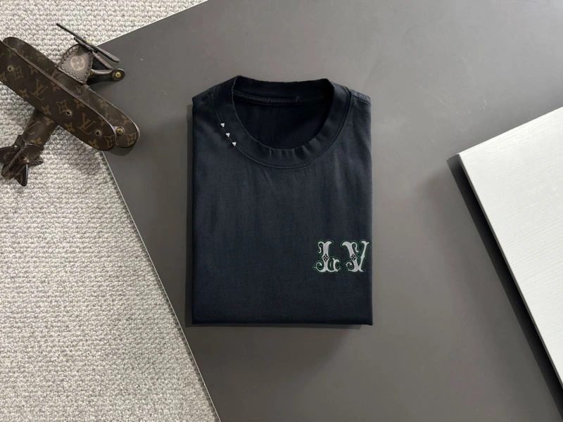 Precise copy Louis Vuitton T-Shirts
