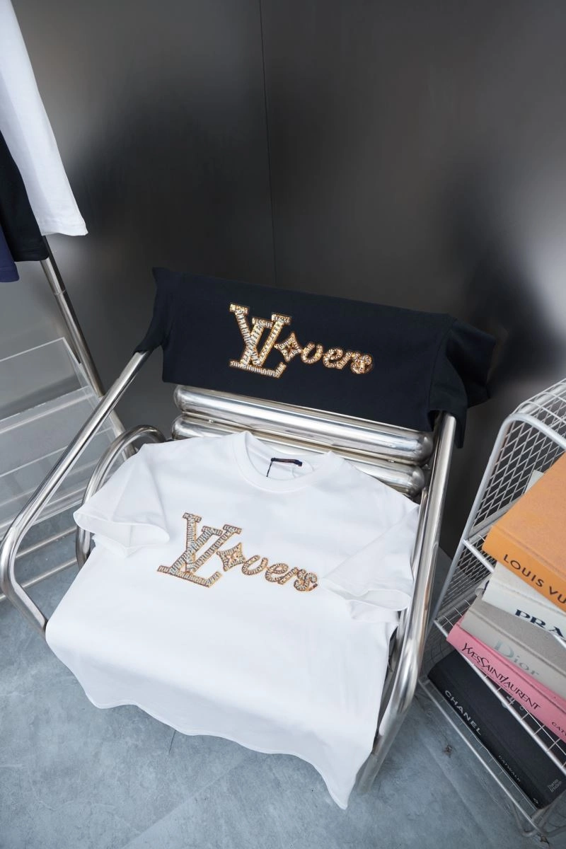Precise copy Louis Vuitton T-Shirts