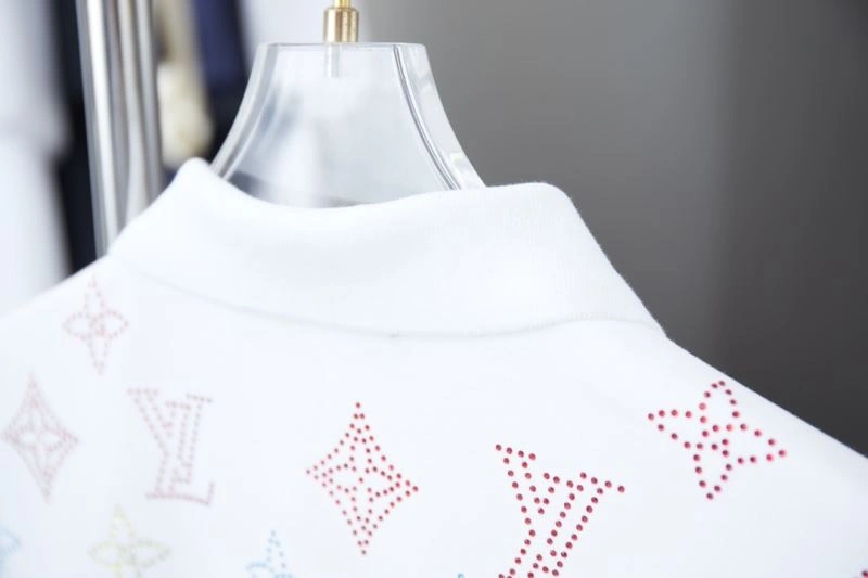 Indistinguishable Louis Vuitton T-Shirts