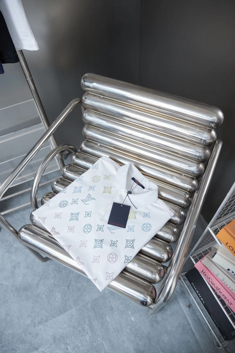 Indistinguishable Louis Vuitton T-Shirts