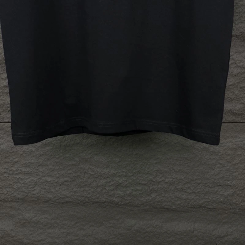 Indistinguishable Louis Vuitton T-Shirts