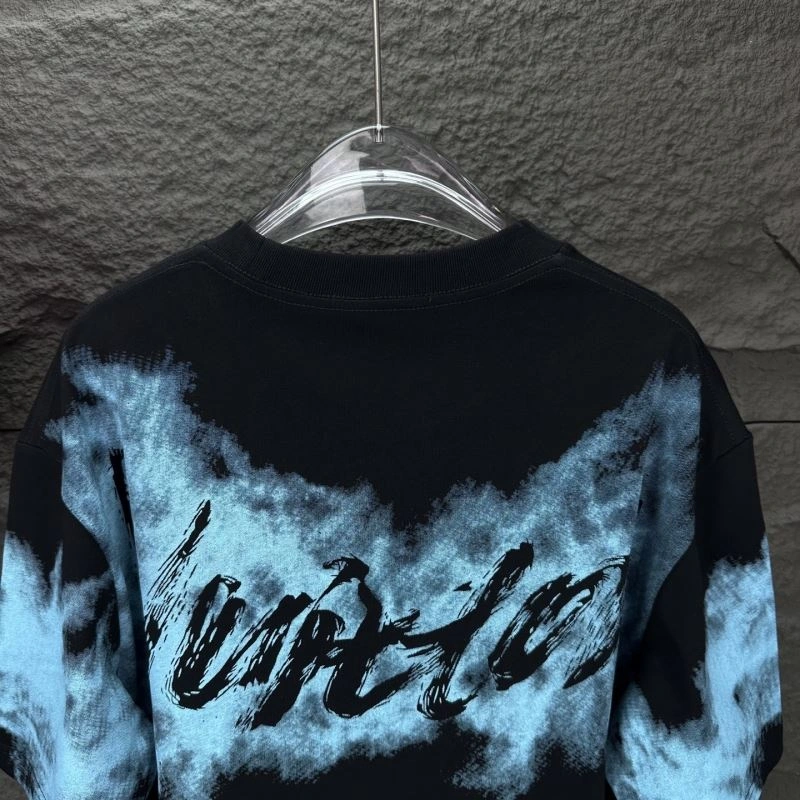 Indistinguishable Louis Vuitton T-Shirts
