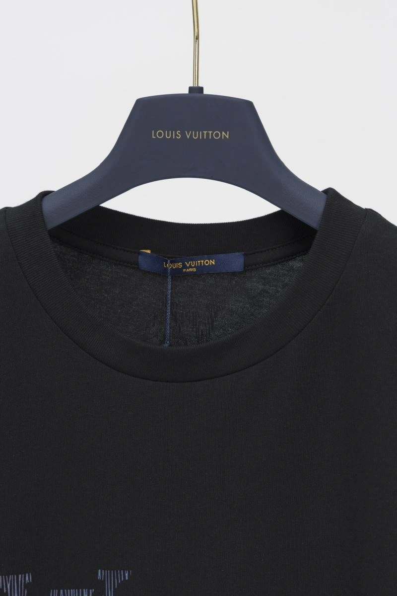 Precise copy Louis Vuitton T-Shirts