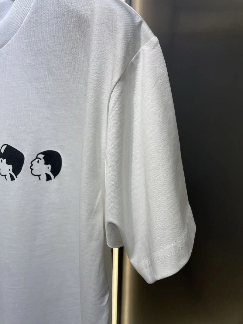 Indistinguishable Louis Vuitton T-Shirts