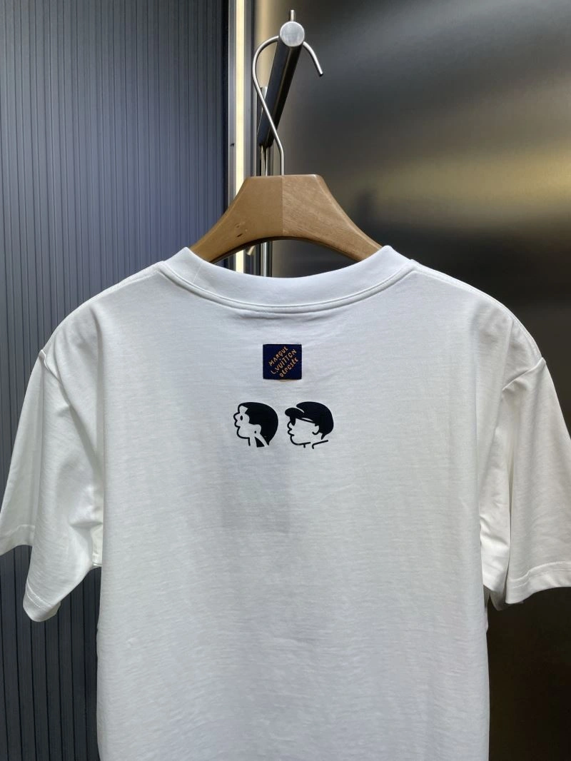 Indistinguishable Louis Vuitton T-Shirts
