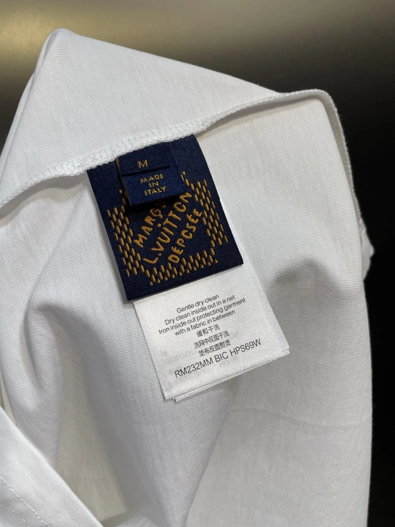 Indistinguishable Louis Vuitton T-Shirts