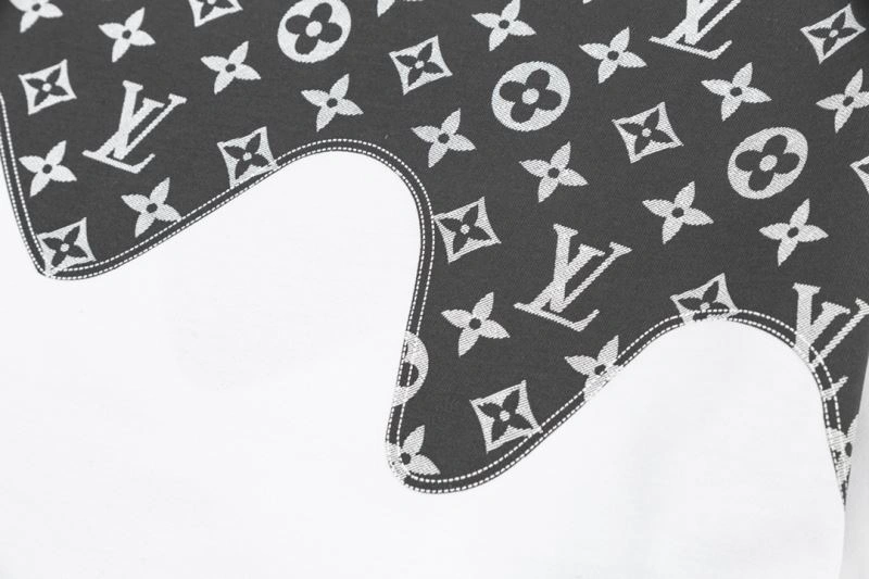 Indistinguishable Louis Vuitton T-Shirts