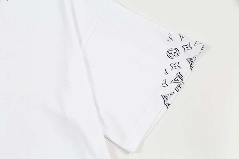 Accurate model Louis Vuitton T-Shirts