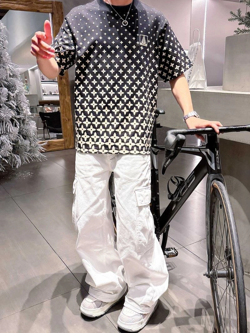 Precise copy Louis Vuitton T-Shirts