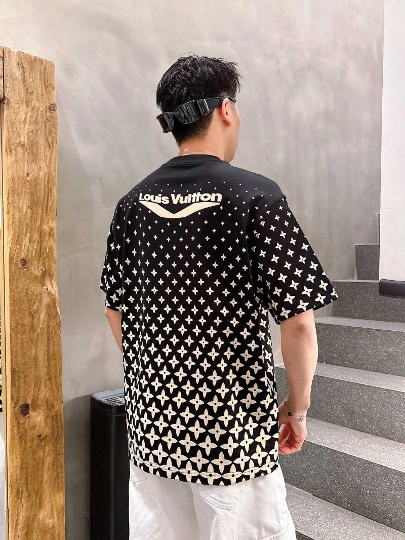 Precise copy Louis Vuitton T-Shirts