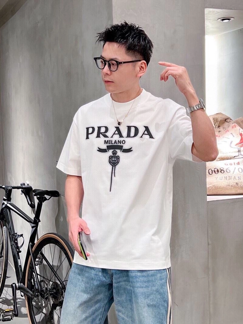 Indistinguishable Louis Vuitton T-Shirts