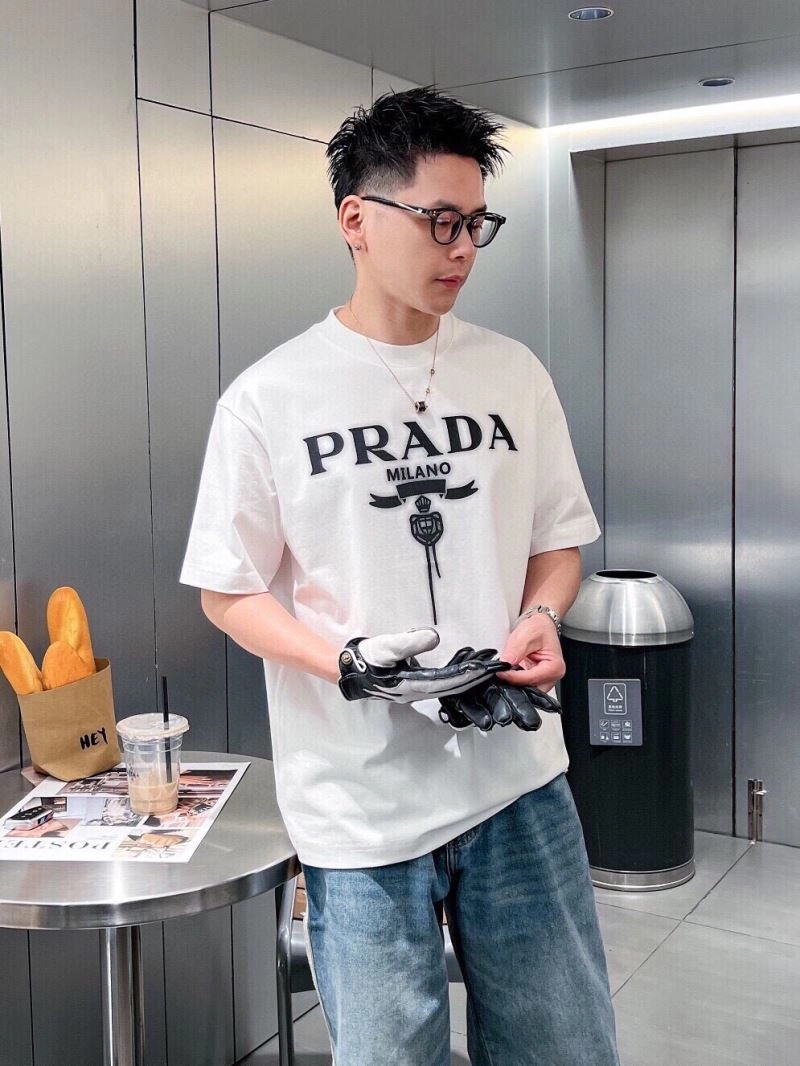 Indistinguishable Louis Vuitton T-Shirts