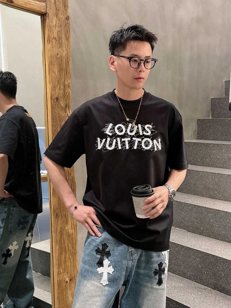 Low-cost Louis Vuitton T-Shirts