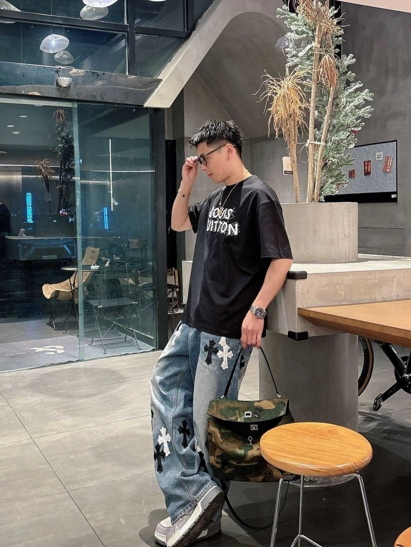 Low-cost Louis Vuitton T-Shirts