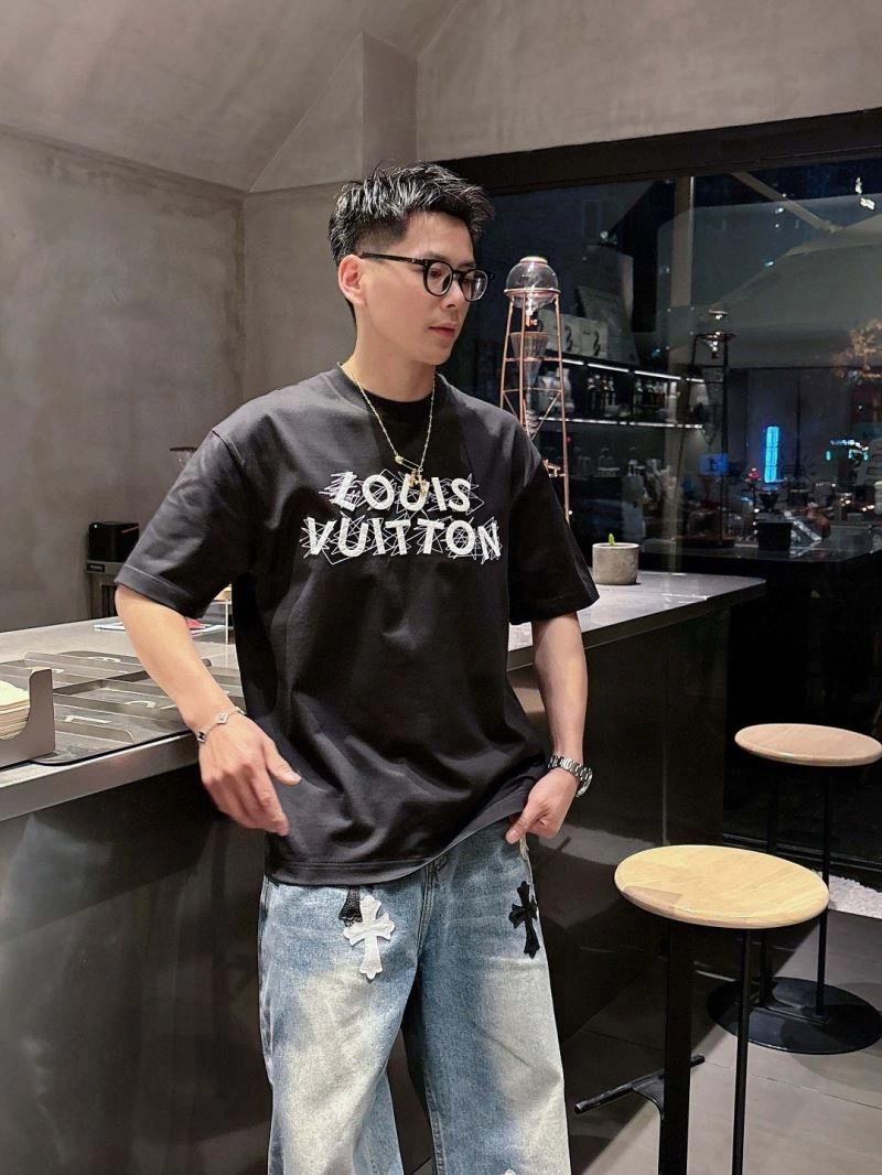 Low-cost Louis Vuitton T-Shirts