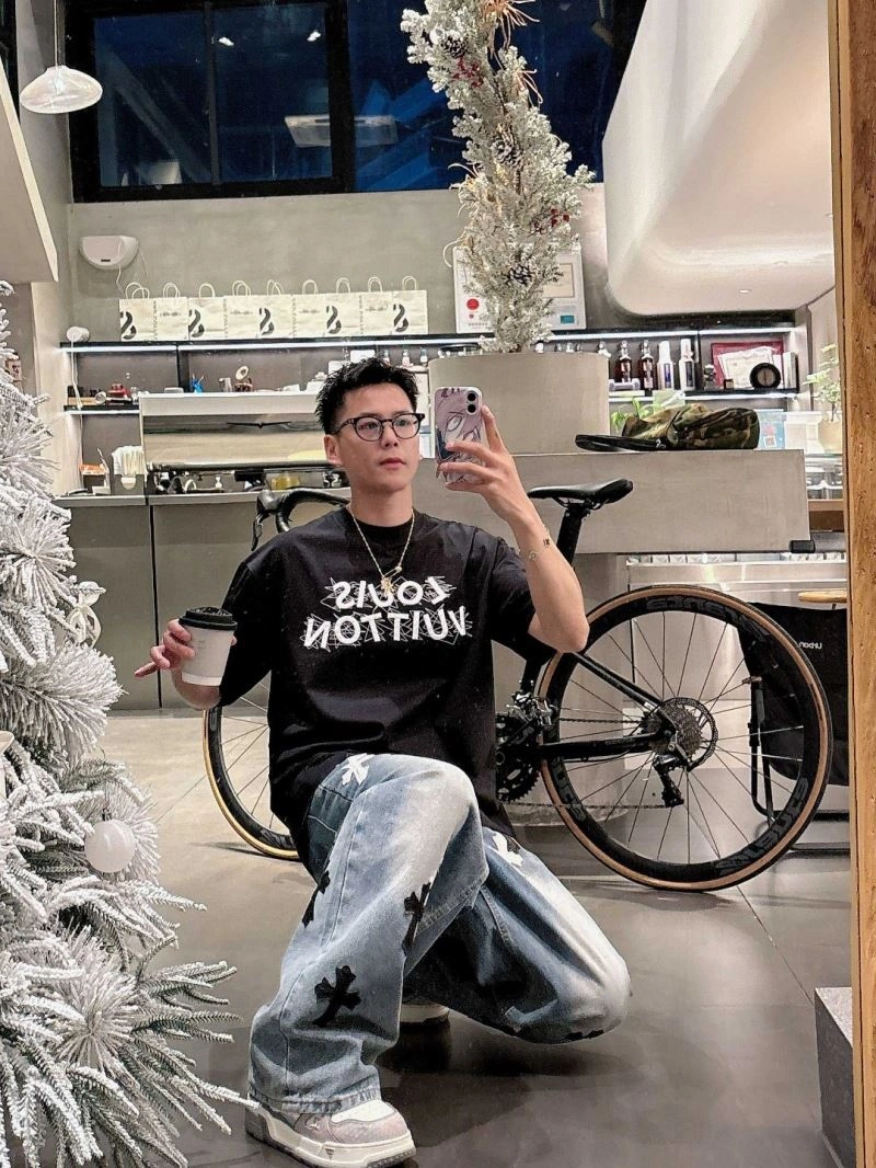 Low-cost Louis Vuitton T-Shirts