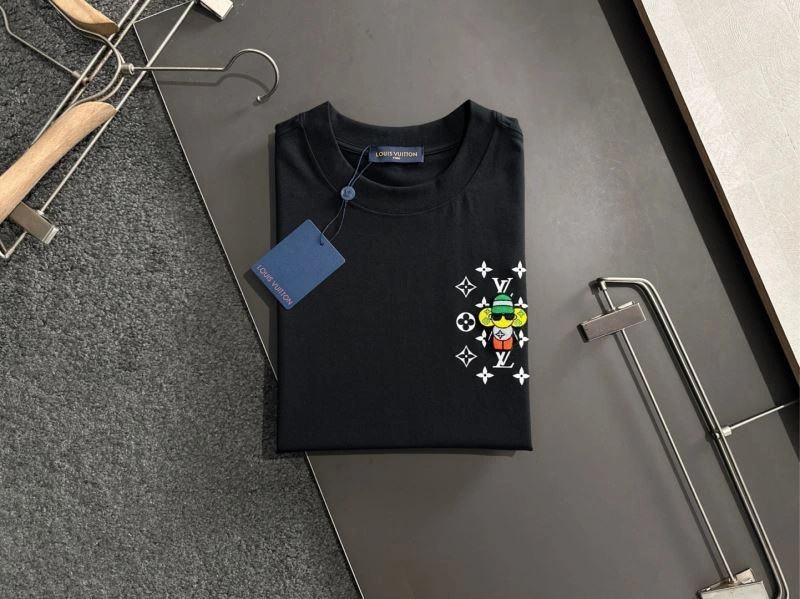 Indistinguishable Louis Vuitton T-Shirts