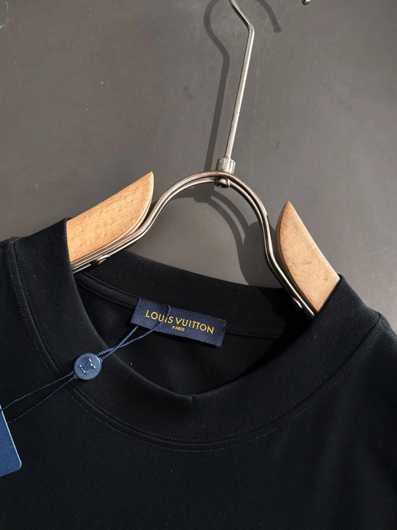 Indistinguishable Louis Vuitton T-Shirts