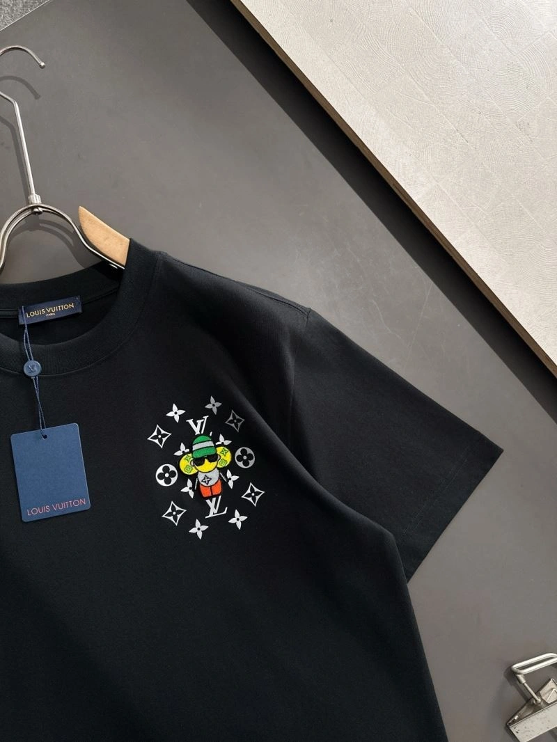Indistinguishable Louis Vuitton T-Shirts