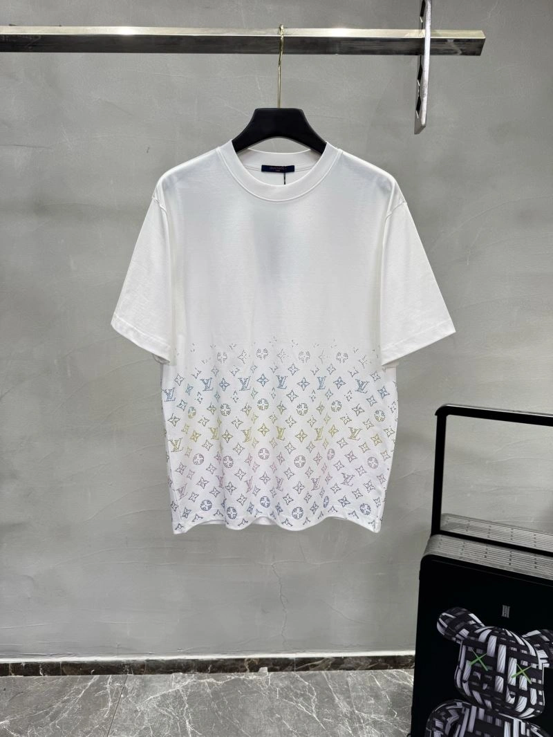 Accurate model Louis Vuitton T-Shirts