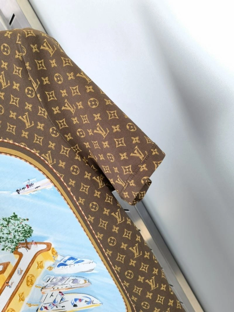 Factory-made Louis Vuitton T-Shirts