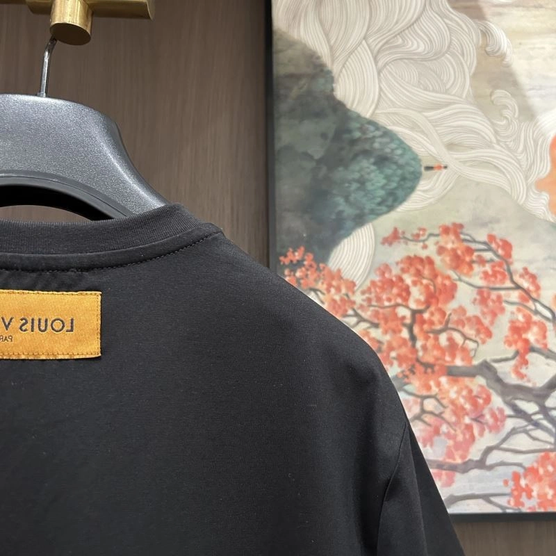 Factory-made Louis Vuitton T-Shirts