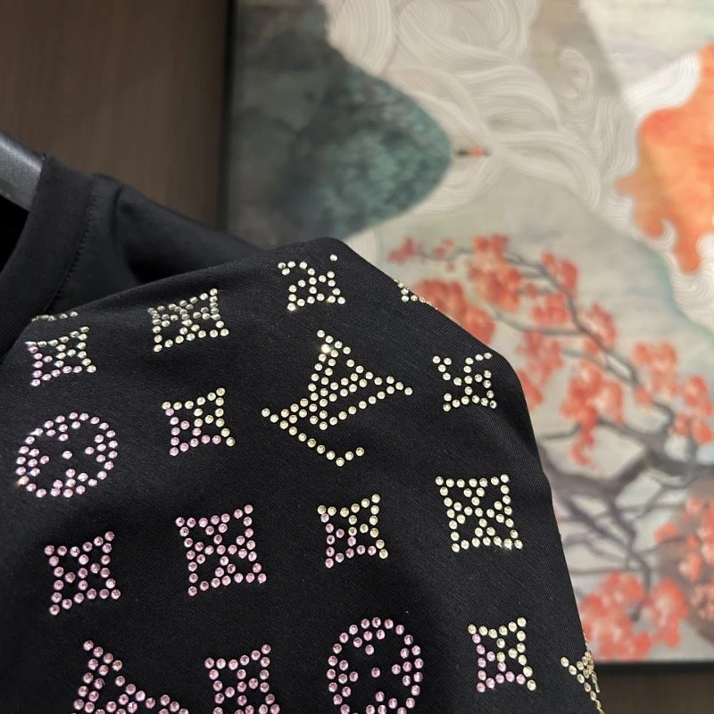 Factory-made Louis Vuitton T-Shirts