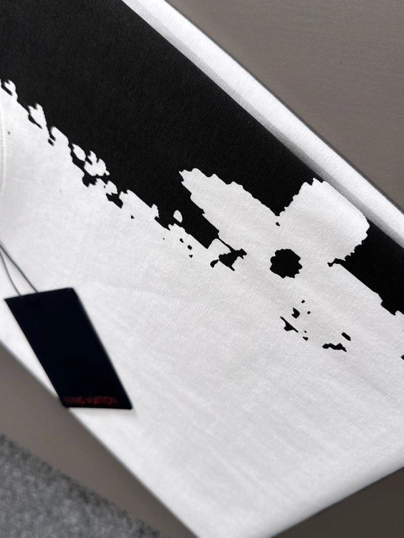 Low-cost Louis Vuitton T-Shirts