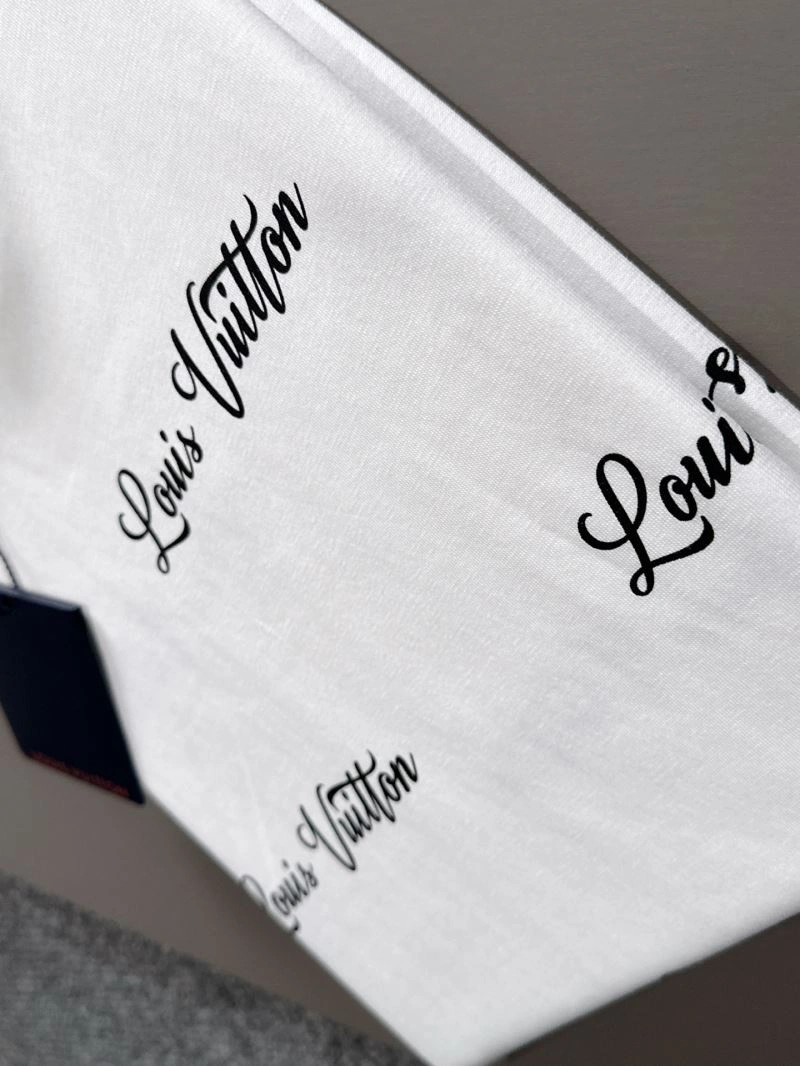High fidelity Louis Vuitton T-Shirts