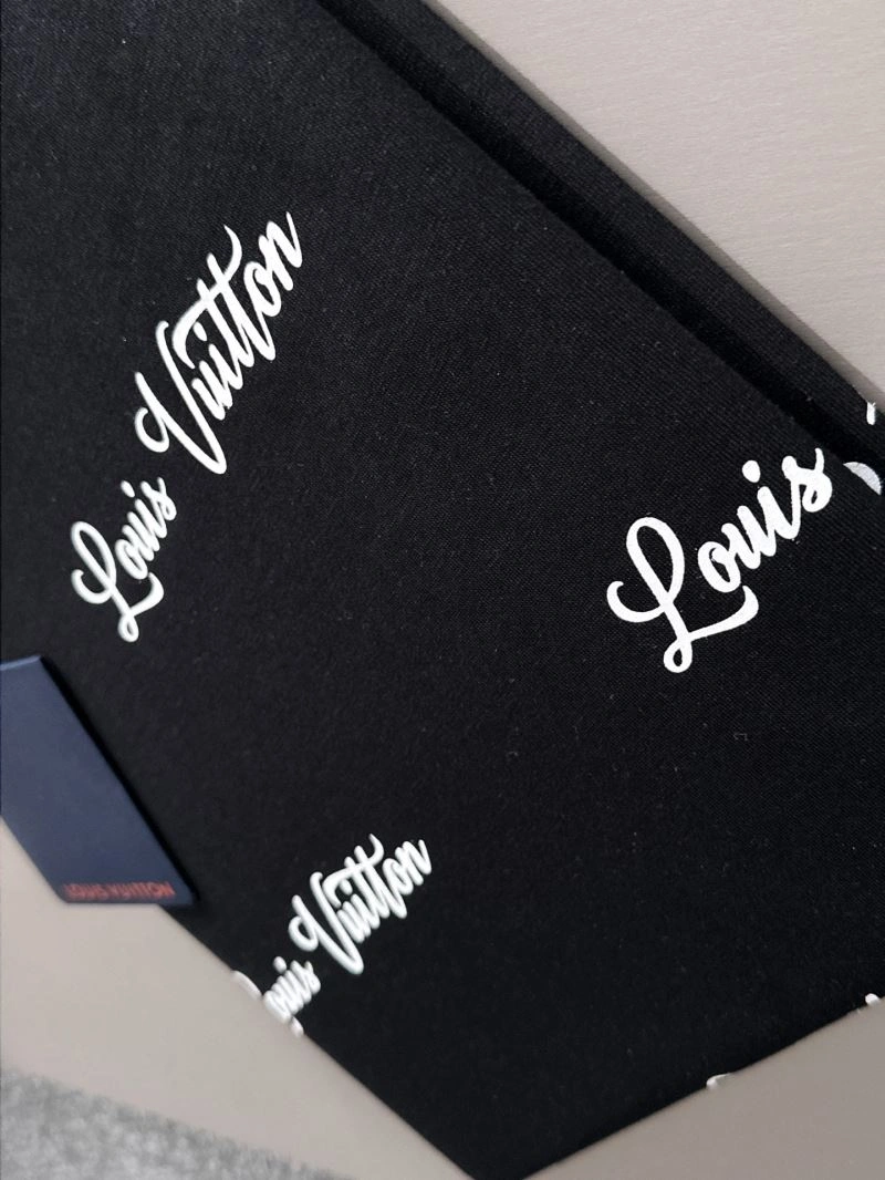 Low-cost Louis Vuitton T-Shirts