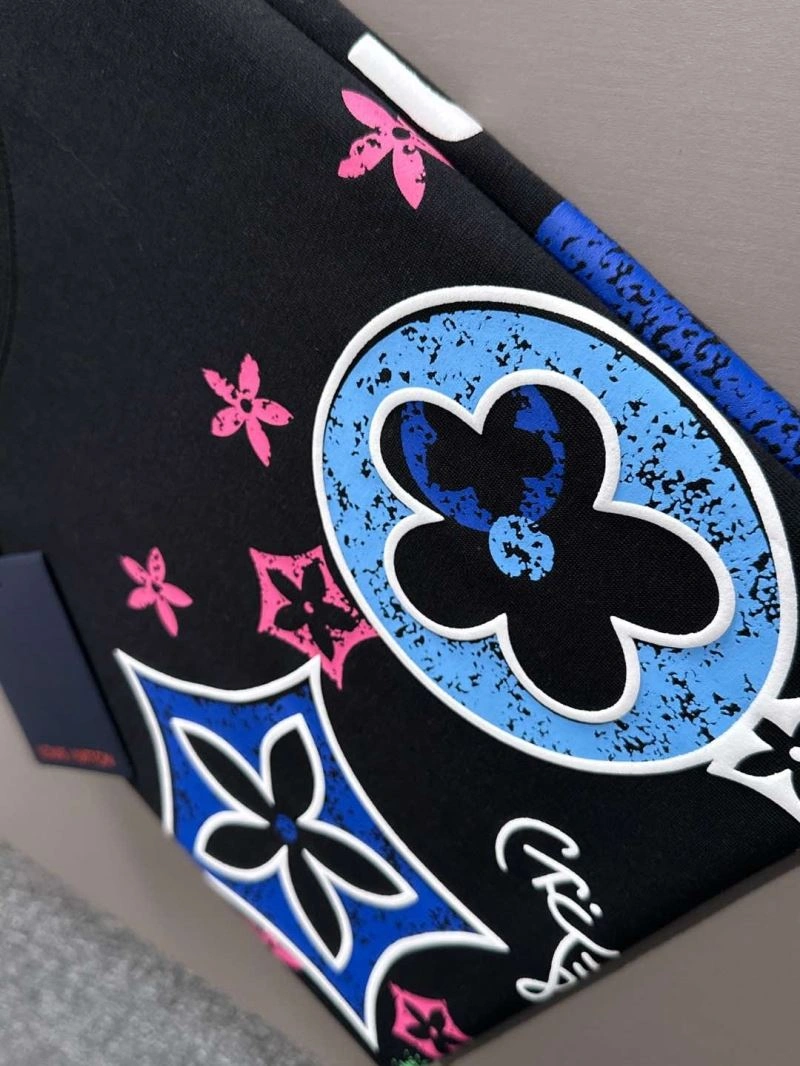 Indistinguishable Louis Vuitton T-Shirts