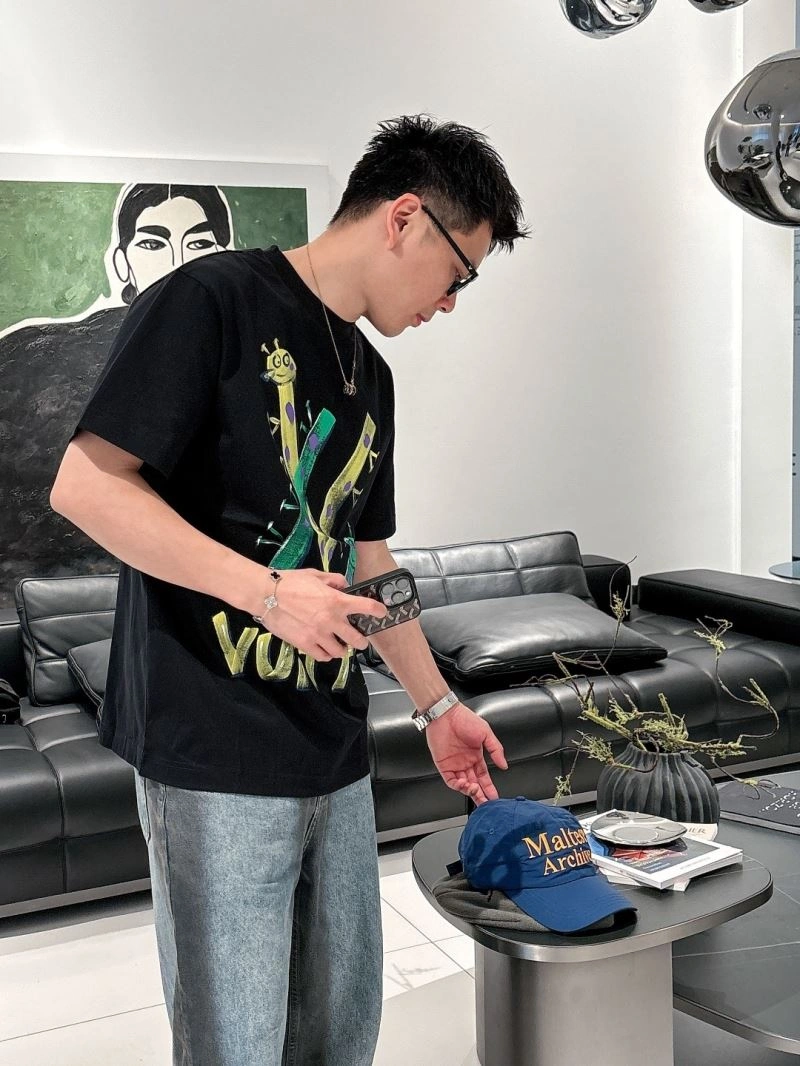 Exact replica Louis Vuitton T-Shirts