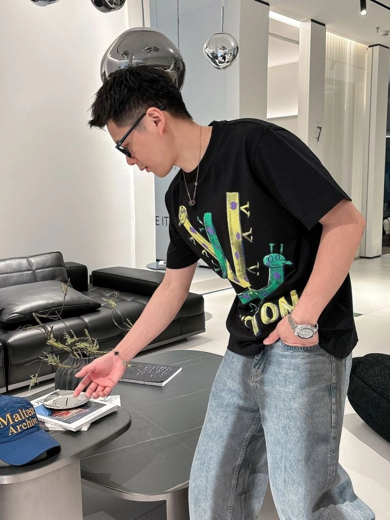 Exact replica Louis Vuitton T-Shirts