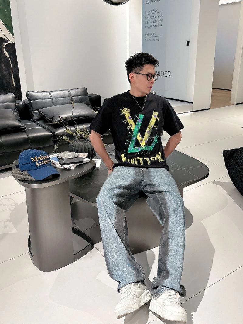 Exact replica Louis Vuitton T-Shirts