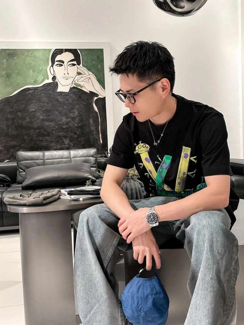 Exact replica Louis Vuitton T-Shirts