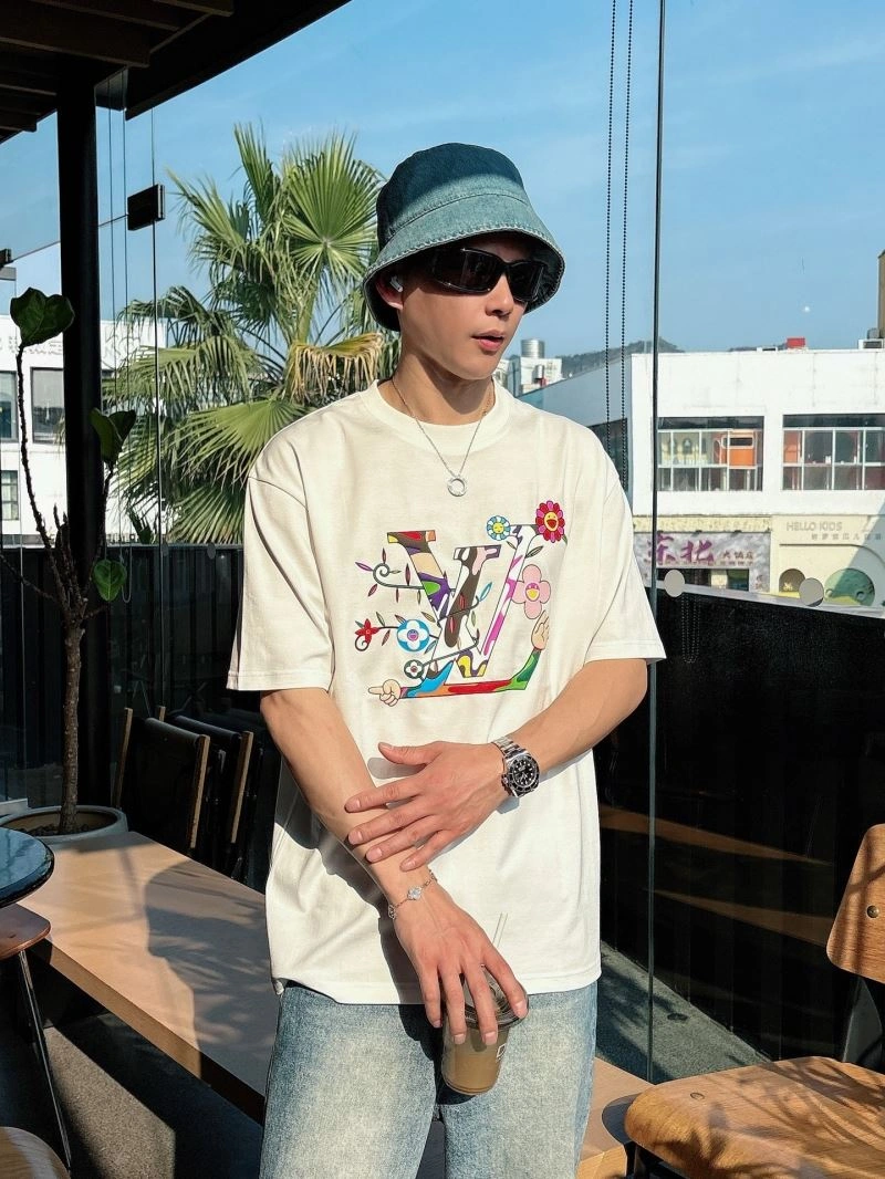 Exact replica Louis Vuitton T-Shirts
