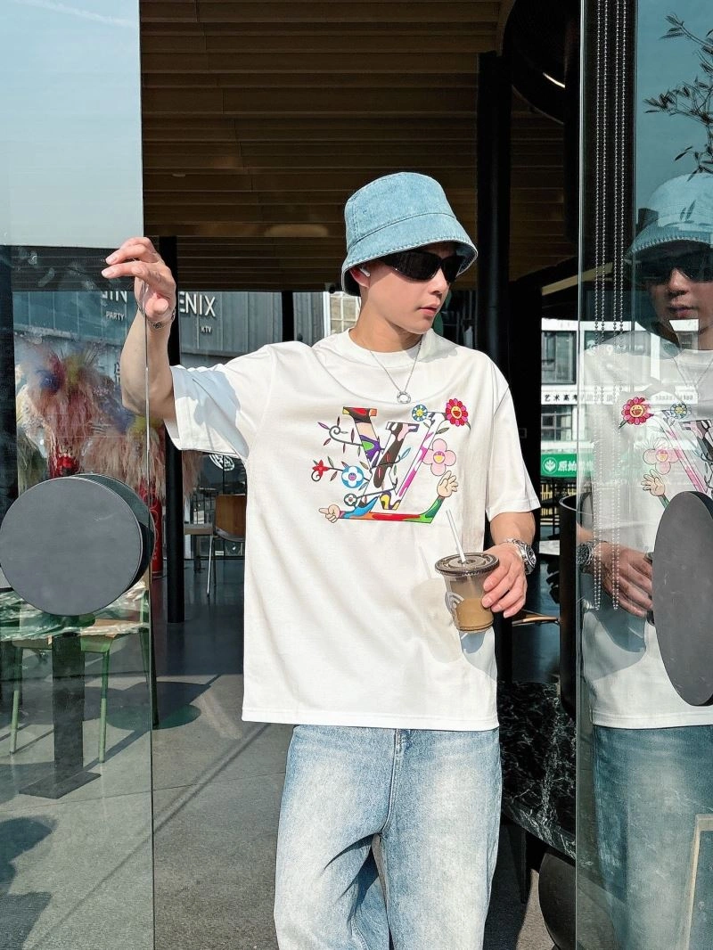 Exact replica Louis Vuitton T-Shirts