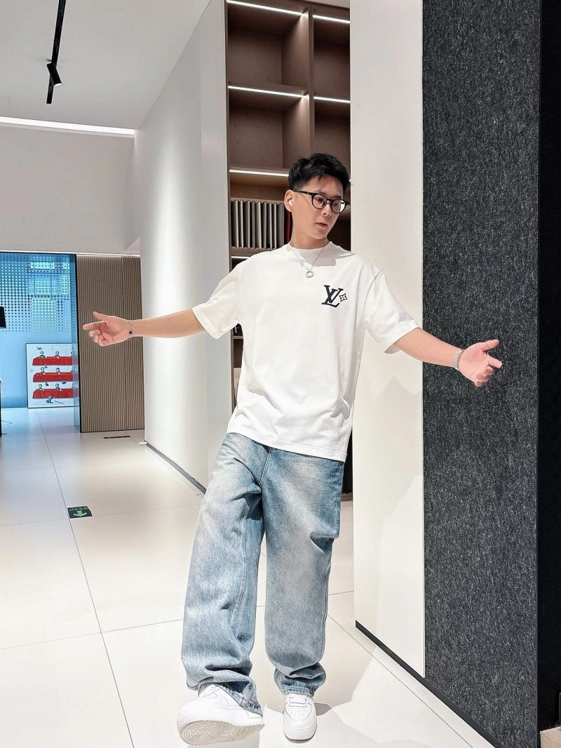 Low-cost Louis Vuitton T-Shirts